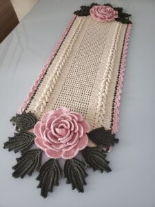 Crocheted Table Runner with Mega Rose - Crafts Ideas