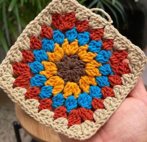 "Granny Sunburst" square crochet pattern: a step-by-step guide - Crafts ...