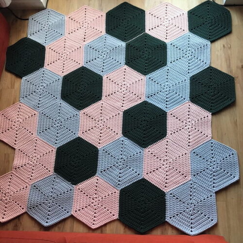 Hexagon Crochet Rug Pattern - Crafts Ideas